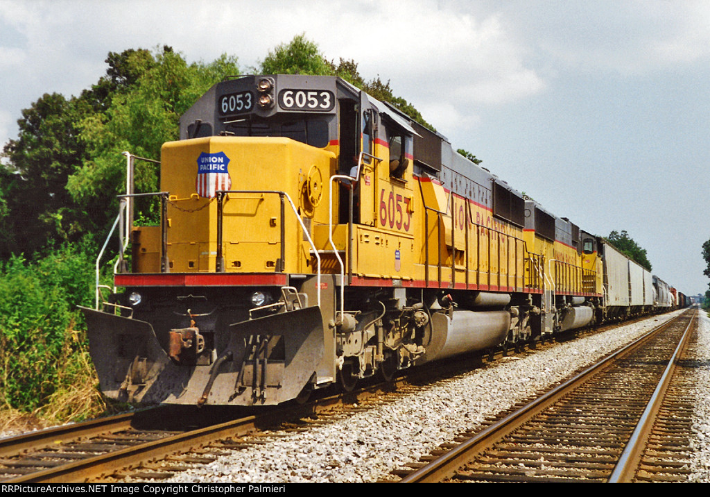 UP 6053 Leads CSX Q-605-18